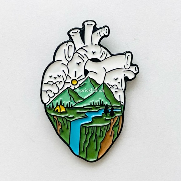 pricklyfinds | Jewelry | 84 Scenic Mountains Campers Ledge Heart Organ ...